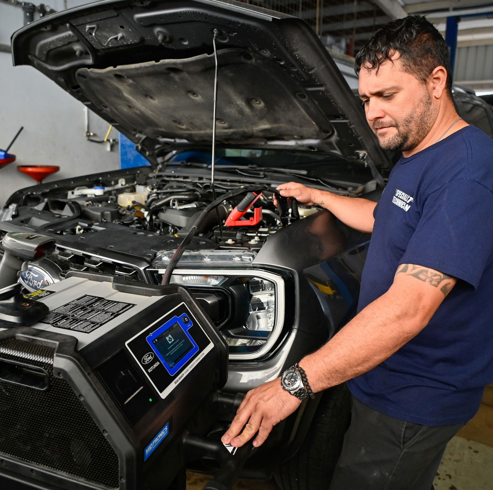 Battery Test & Replacement Aruba | Quick Lane Service