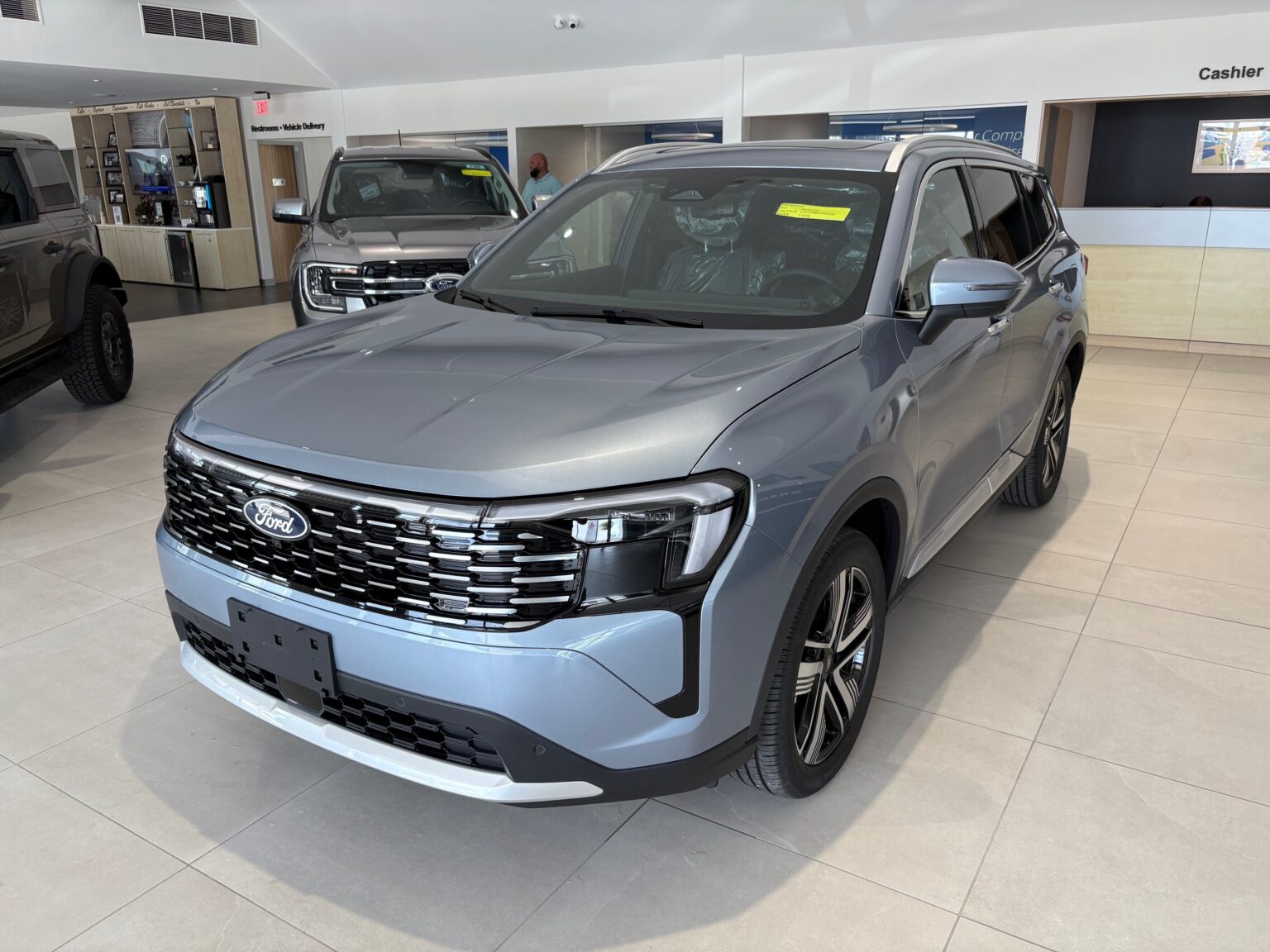 Ford Everest Aruba | Powerful 7‑Seater SUV Adventure